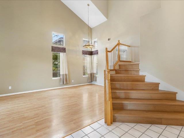 16 Smith Ct