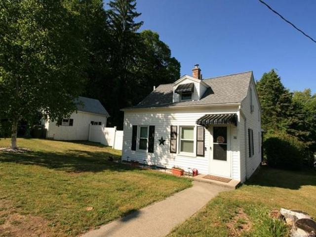 16 Smith St, Plymouth, CT 06786