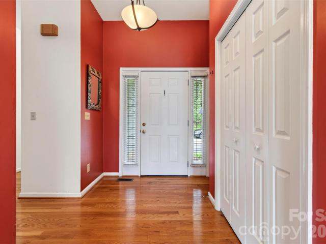16 Spring Hollow Circle