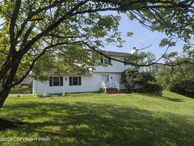 16 Spring Lake Dr, East Stroudsburg, PA 18301