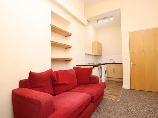 16 St. Stephens Street, Bristol BS1 1 bed flat to rent £1,095 pcm £253 pw