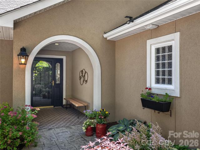 16 Stonebridge Drive