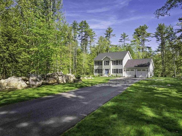 16 Stagecoach Rd, Barrington, NH 03825