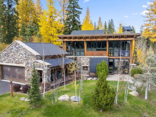 16 Steelhead Court