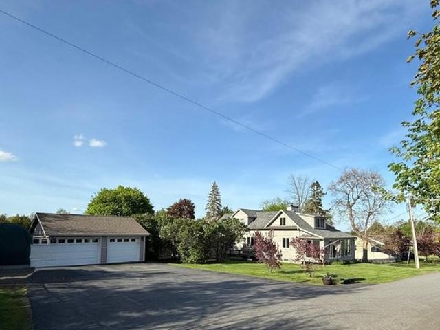 16 Stratton Pl, Plattsburgh, NY 12901