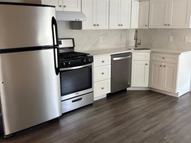 16 Summit Ave # 3