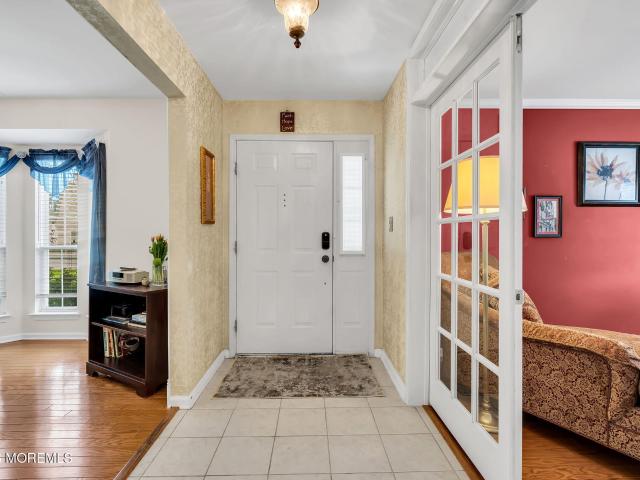 16 Sunningdale Circle