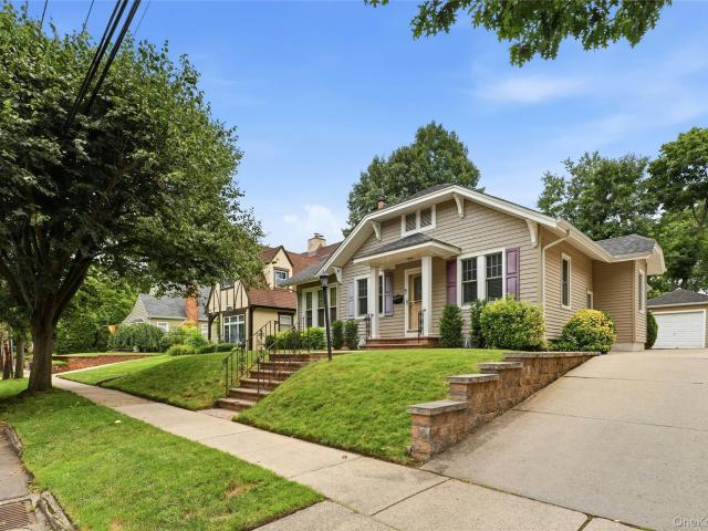 16 Superior Road