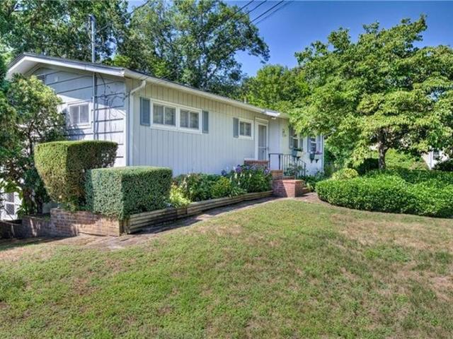 16 Superior St, Warwick, RI 02886