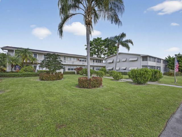 16 Sussex A, Unit 16, West Palm Beach, FL 33417 | MLS #R11151 | Compass