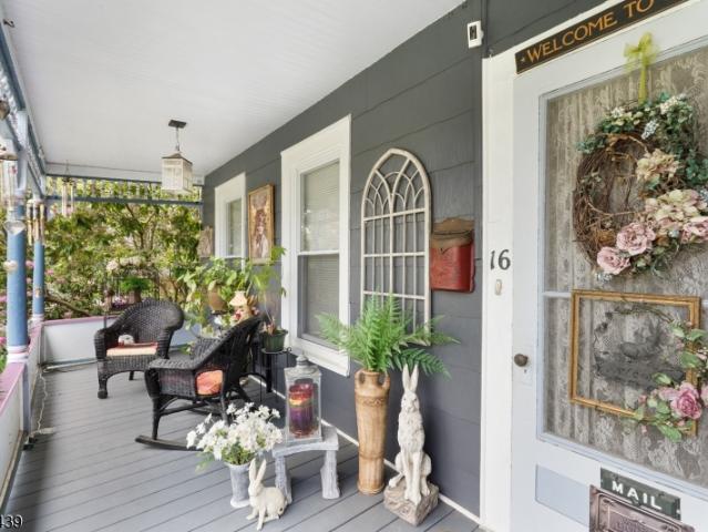16 Sycamore St
