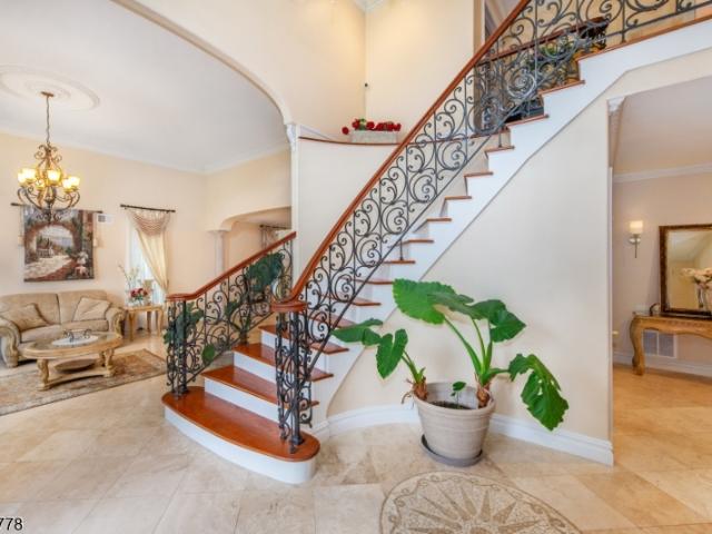 16A Cheri Ln