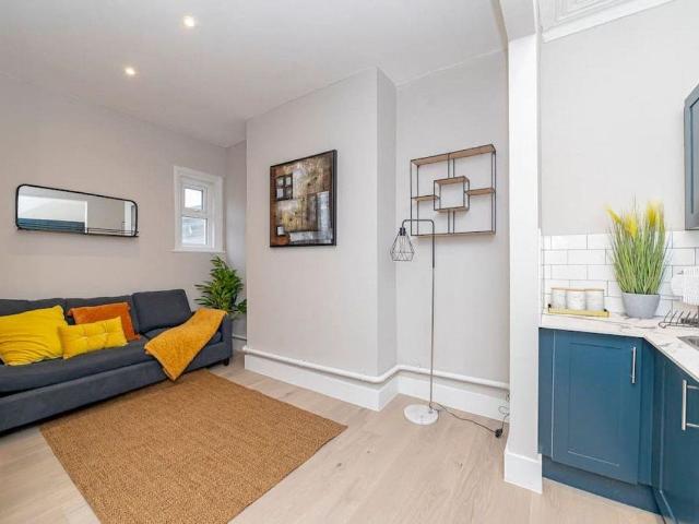 16A London Road, Brighton BN1, 3 bed maisonette to rent, £1,900 pcm | PrimeLocation