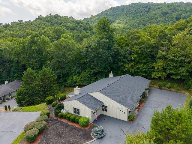 16A Willow View Dr, Franklin, NC 28734
