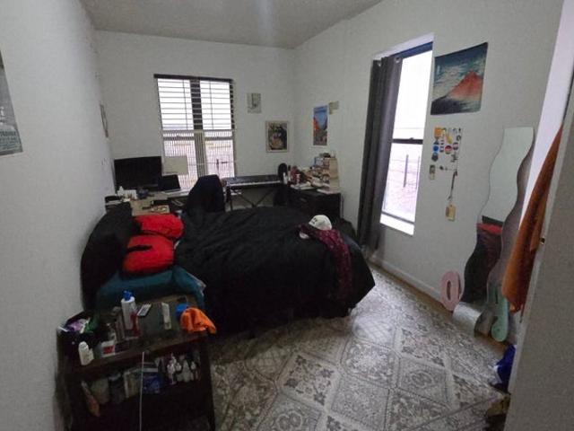 16ftx9.5ft Room Available