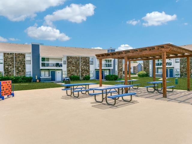 16Ten 2 Bedroom Apartment for Rent at 1610 E Mckinney St, Denton, TX 76209