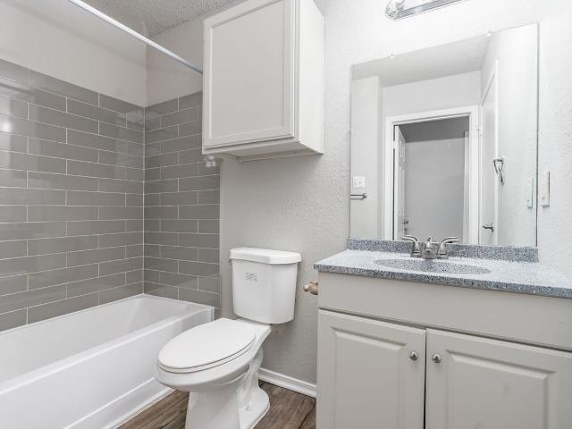 16Ten 2 Bedroom Apartment for Rent at 1610 E Mckinney St, Denton, TX 76209