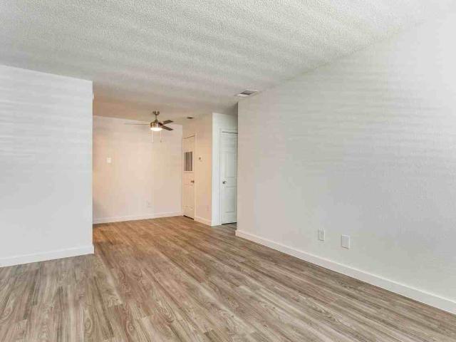 16Ten 2 Bedroom Apartment for Rent at 1610 E Mckinney St, Denton, TX 76209