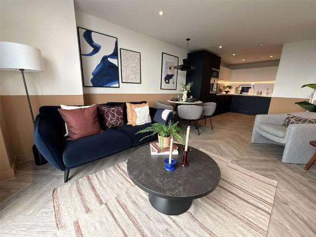 16th Floor | South facing | One Double Bedroom Apartment with Gym, Concierge, WFH spaces and much more