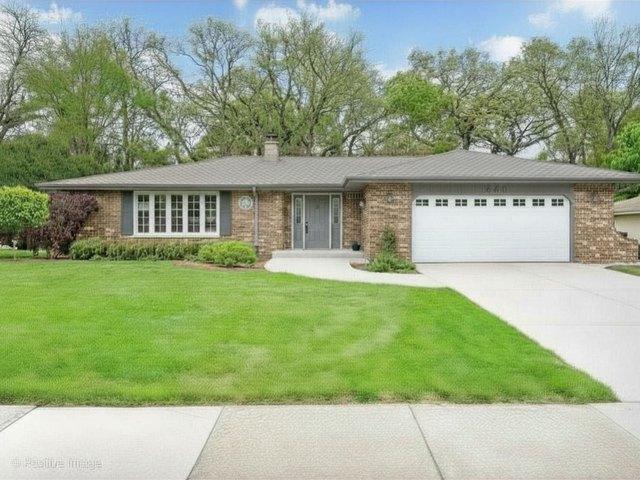 16W660 89th Pl, Willowbrook, IL 60527