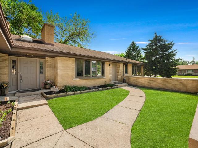 16W721 Red Oak Street
