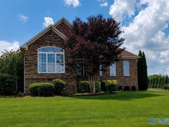 17043 Cliff Dr, Athens, AL 35613