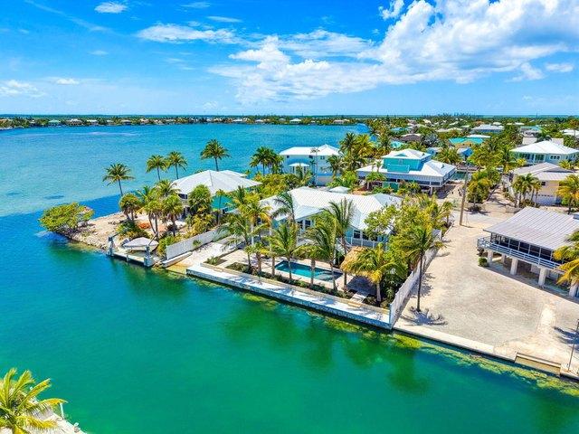 17042 W Starfish Ln, Sugarloaf Key, FL 33042
