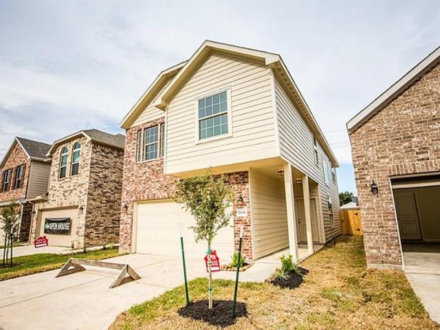 17046 Amarose Dr, Houston, TX 77090