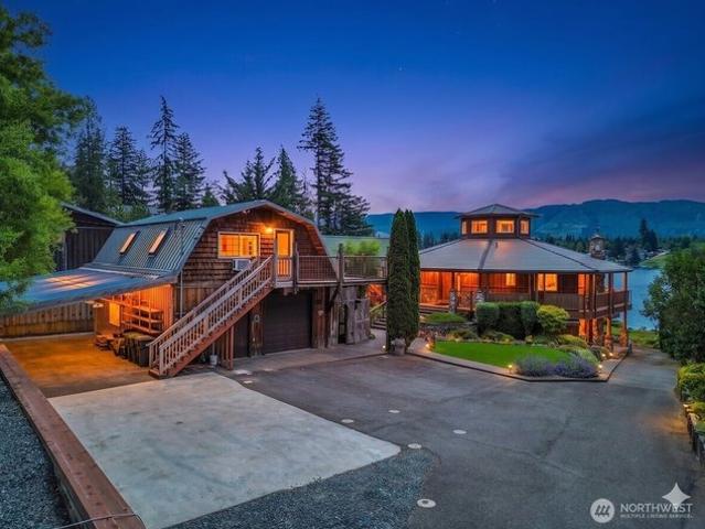 17049 Lakepoint Dr SE, Yelm, WA 98597