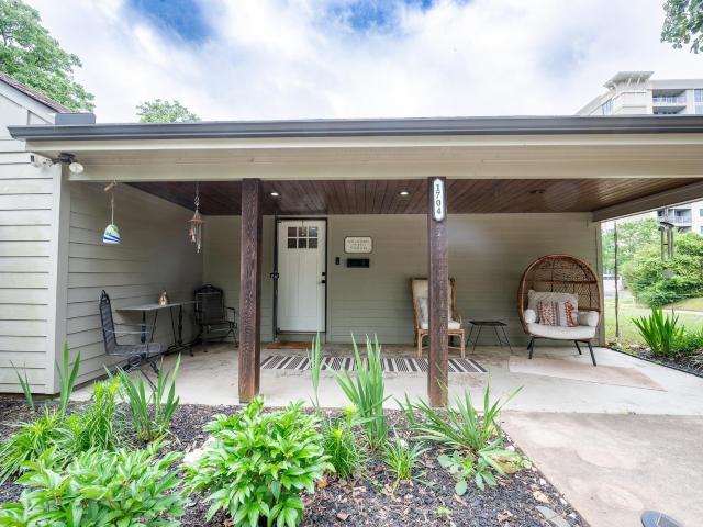 1704 Magnolia Avenue