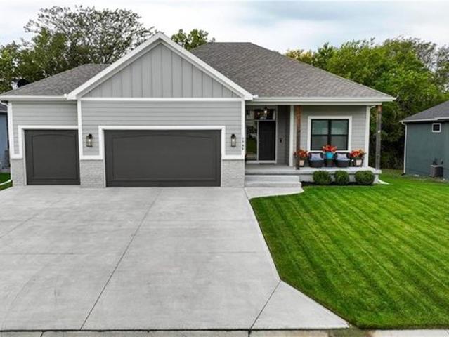 1704 N 163rd St, Basehor, KS 66007
