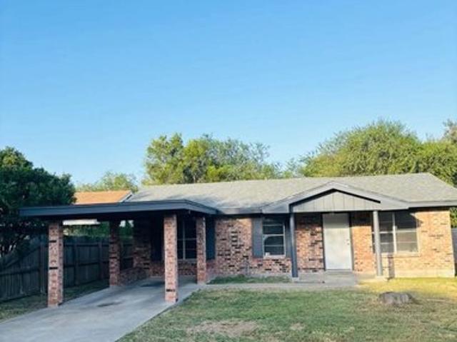 1704 N Washington St, Beeville, TX 78102