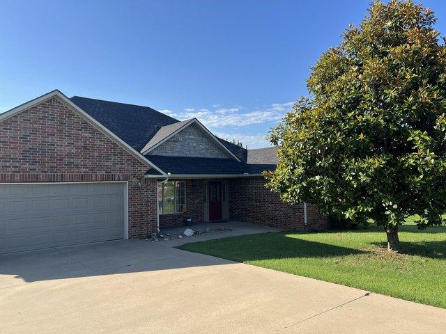 1704 Estates Dr, Grove, OK 74344