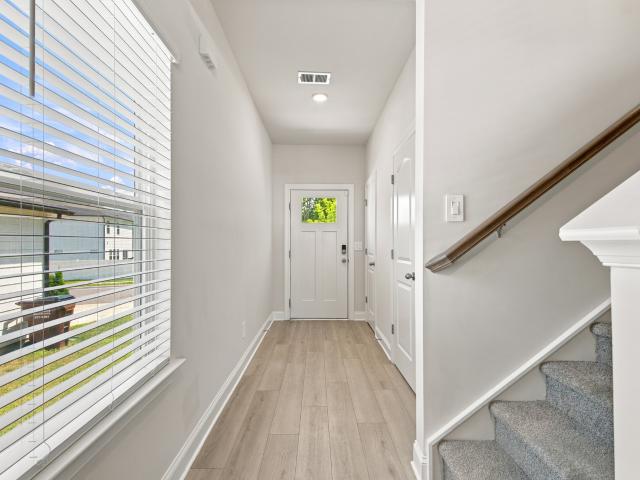 1704 Flora Grv