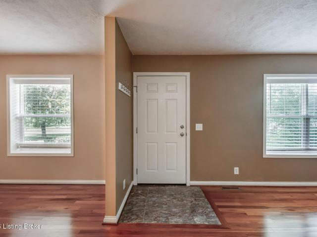 1704 Grange Dr
