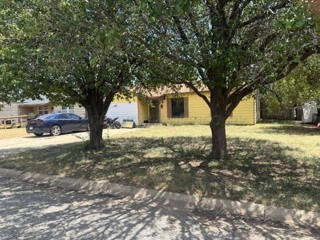 1704 Hamilton St, Pampa, TX 79065