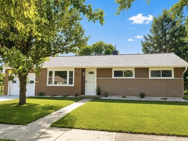 1704 Pershing Pl, Janesville, WI 53546