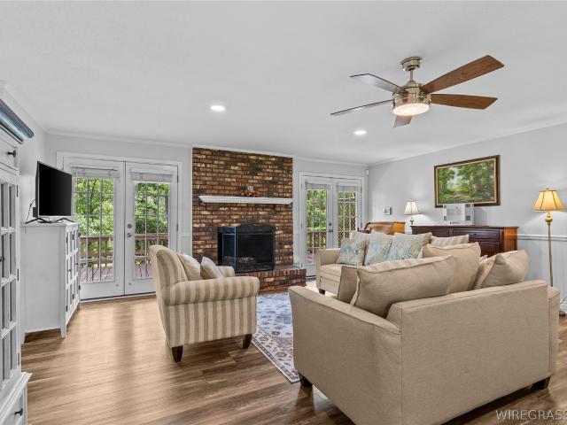 1704 Rosewood Lane