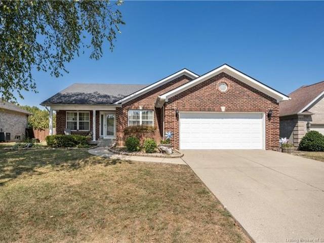 1704 Sterling Oaks Dr, Sellersburg, IN 47172