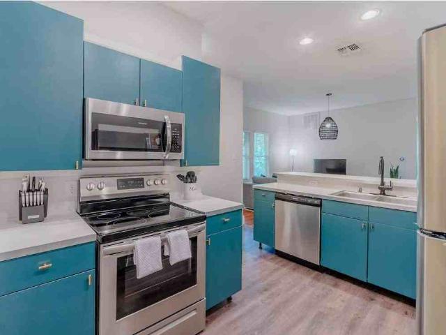 1704 S Akard LLC 2 Bedroom Apartment for Rent at 1704 S Akard St, Dallas, TX 75215 Cedars