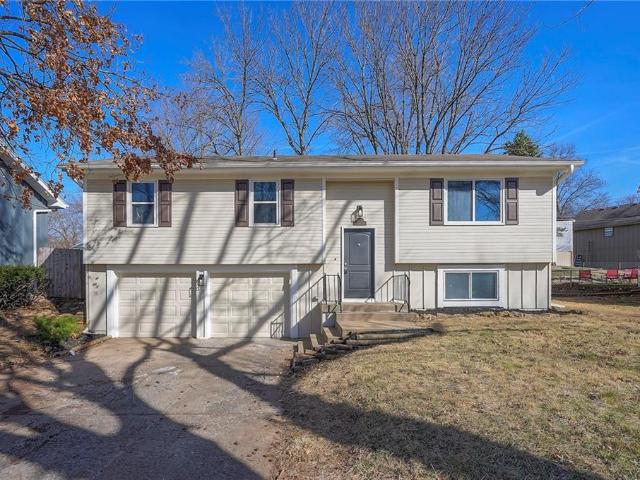 1704 S Taylor Cir, Olathe, KS 66062 | MLS #2608