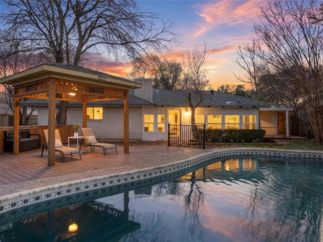 1704 Shelbourne Dr, Austin, TX 78752 | MLS #3401