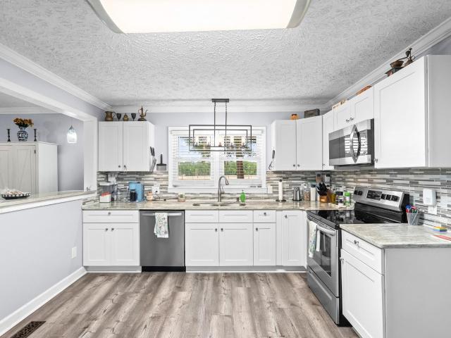 1704 Sherwood Dr
