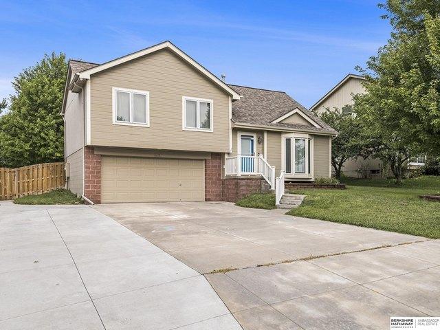 1704 Southview Dr, Papillion, NE 68046