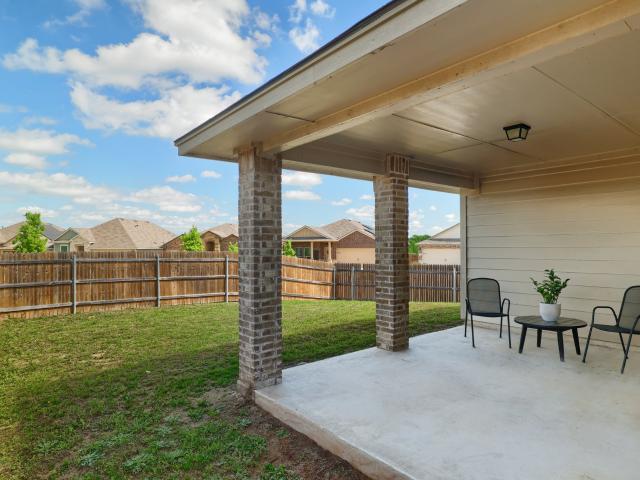 1704 T H Johnson Dr, Taylor, TX 76574 | MLS #5142