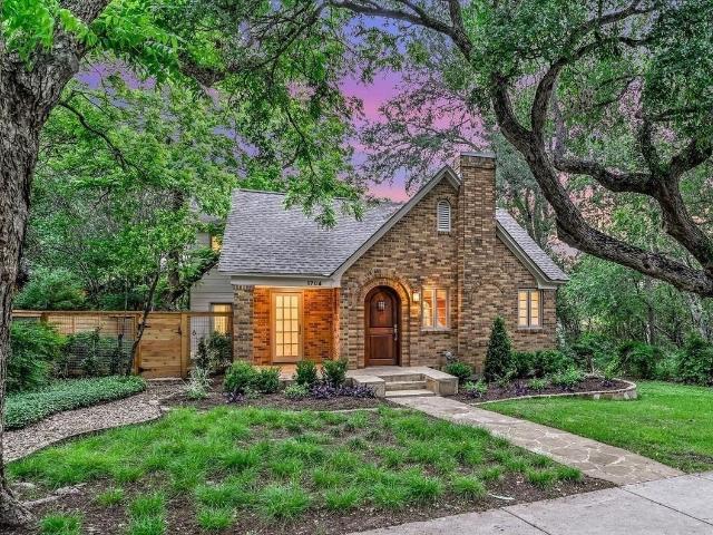 1704 Travis Heights Blvd