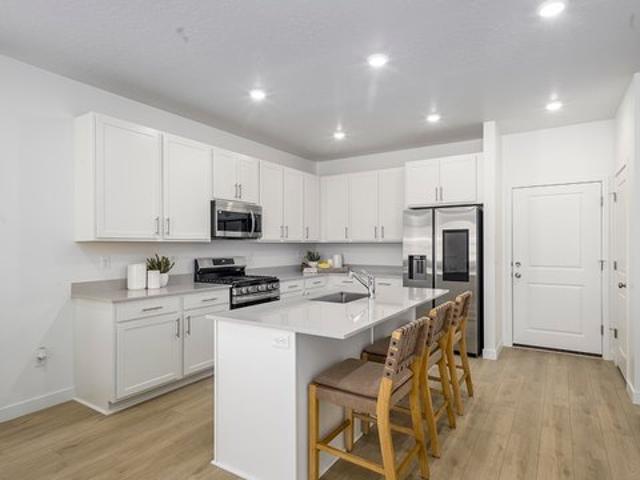 1704 W Viola Ln, Saratoga Springs, UT 84045