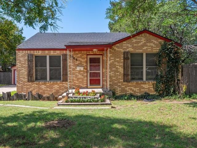 1704 7th Ave, Canyon, TX 79015