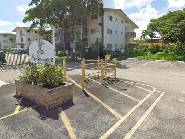17050 NE 14th Ave Apt 107, Miami, FL 33162