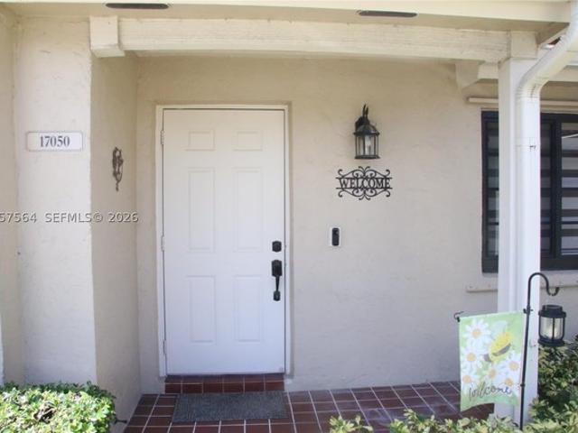 17050 NW 60th Ct, Hialeah, FL 33015